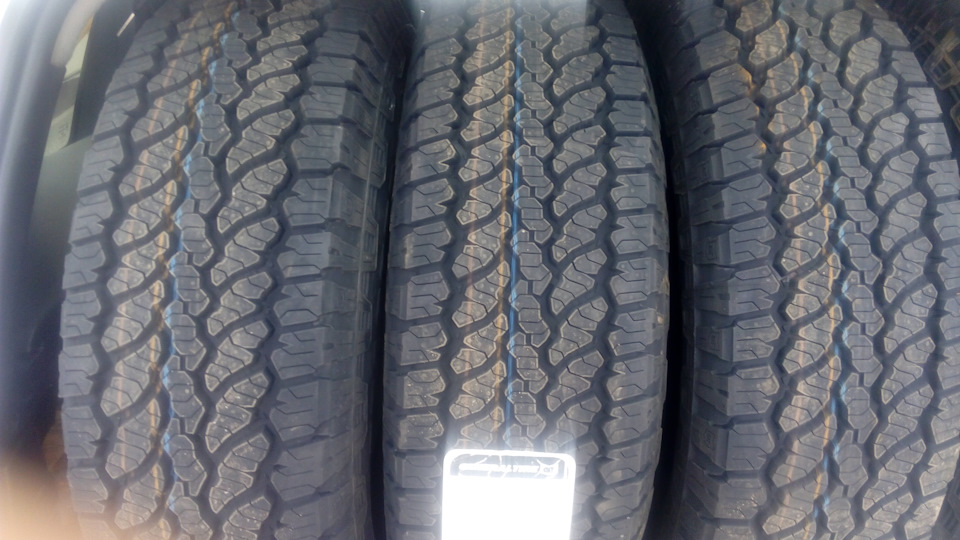 Новые АТ шины Grabber AT3 215/70/r16 — Renault Duster (1G), 1,6 л, 2013 ...