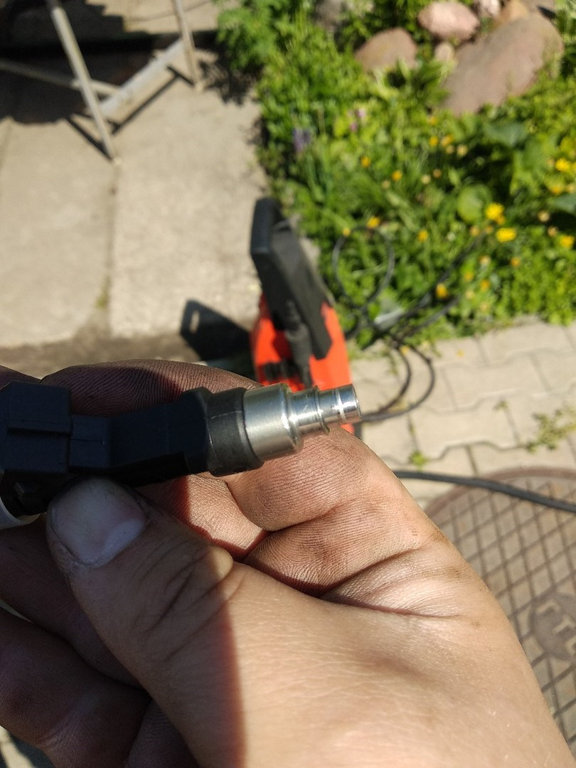 Рампа топливная и форсунки — Audi 100 (C3), 2,3 л, 1988 года ...