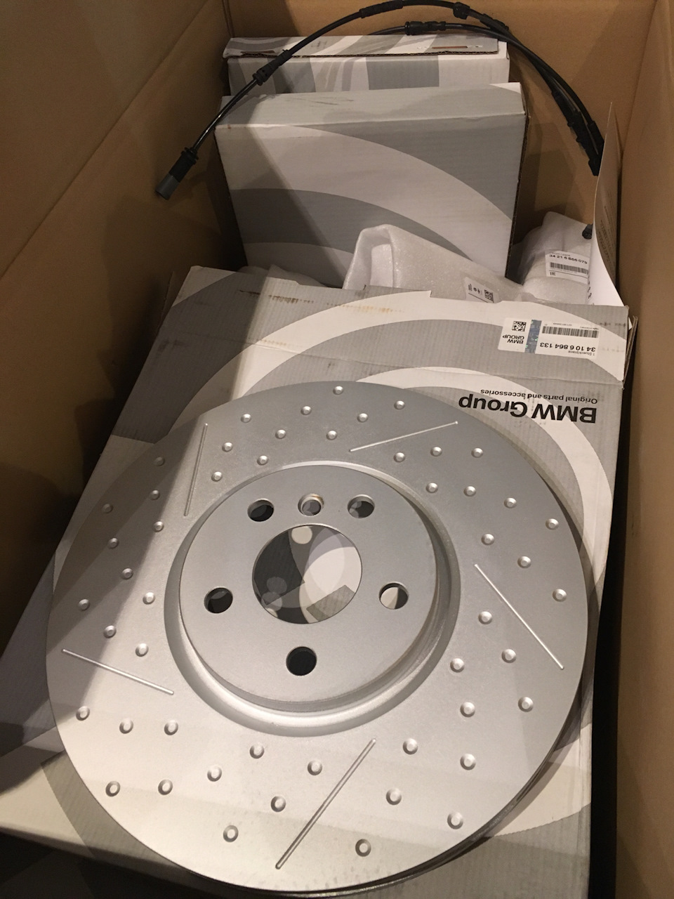 34106864133 Тормозной диск вентилир.с отверст.Пд BMW | Запчасти на DRIVE2