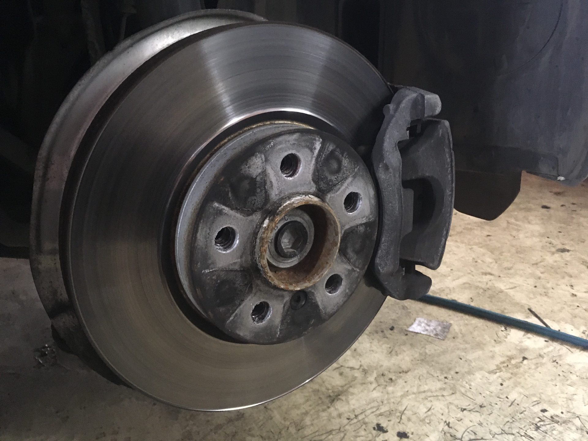 Установка тормозов JCW — MINI Cooper S Mk III, 2 л, 2014 года | тюнинг ...