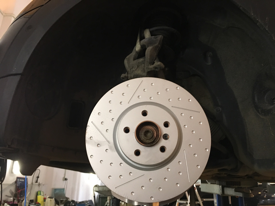 Установка тормозов JCW — MINI Cooper S Mk III, 2 л, 2014 года | тюнинг ...