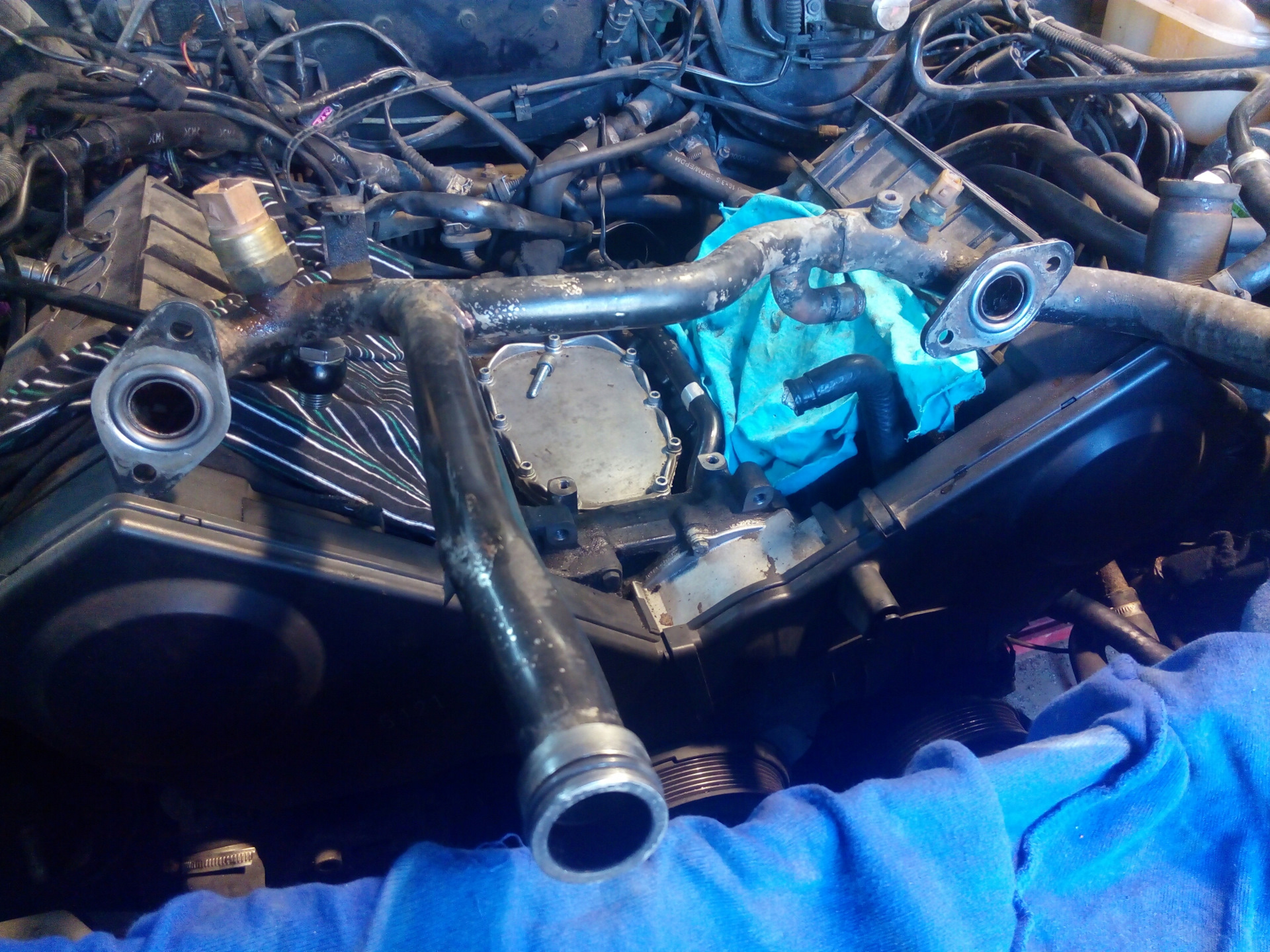 Замена прокладок в магистрали ОЖ. — Audi A6 (C4), 2,6 л, 1996 года ...