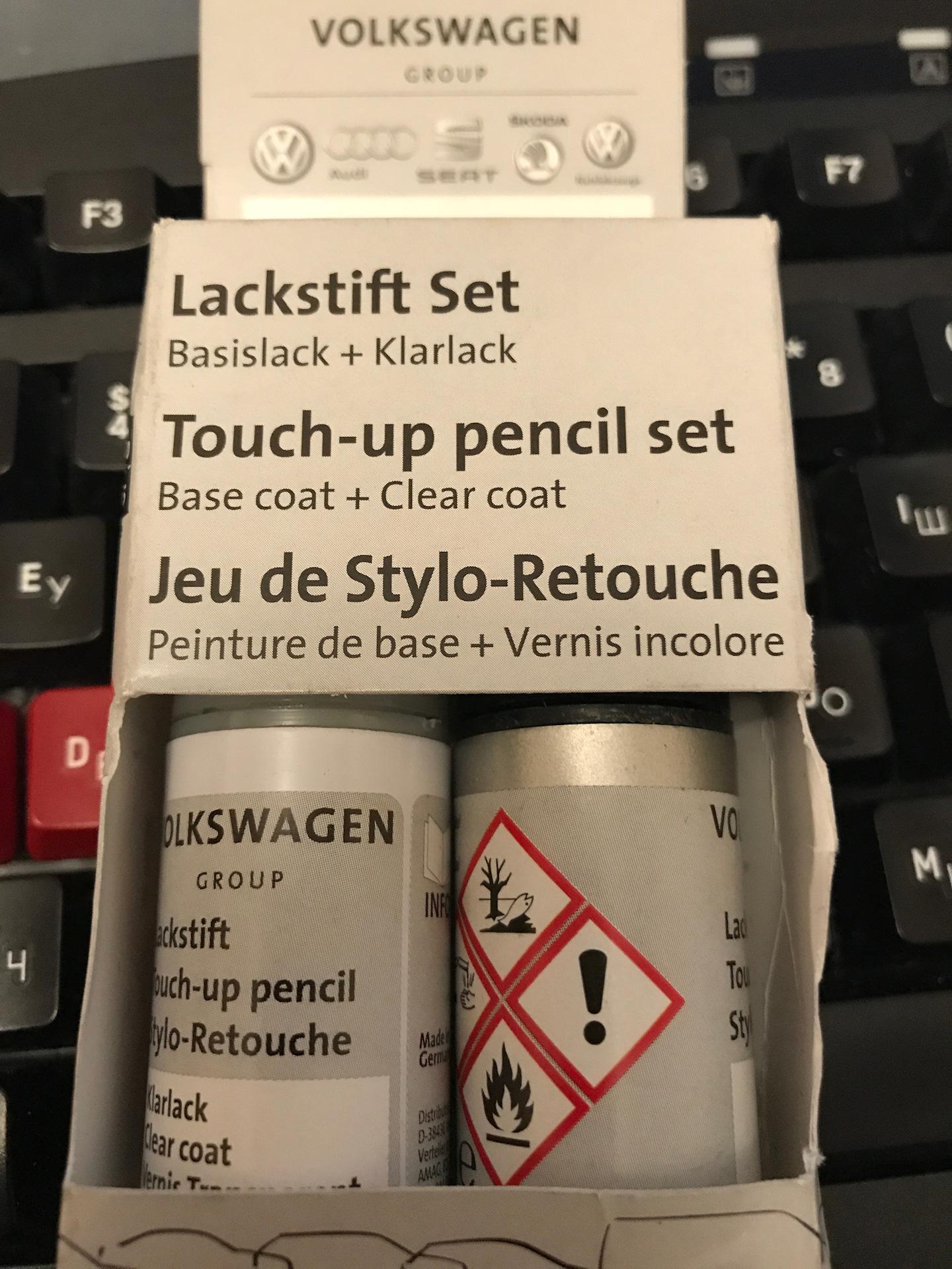Оригинальная краска и лак для сколов — Audi A4 B8 1 8 л 2012 года