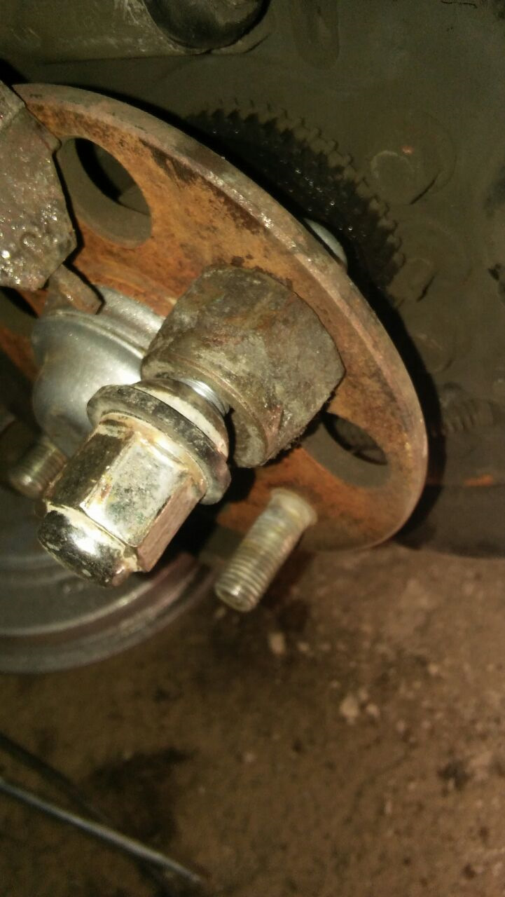 замена сломанной шпильки — Honda Civic Ferio (7G), 1,5 л, 2001 года ...