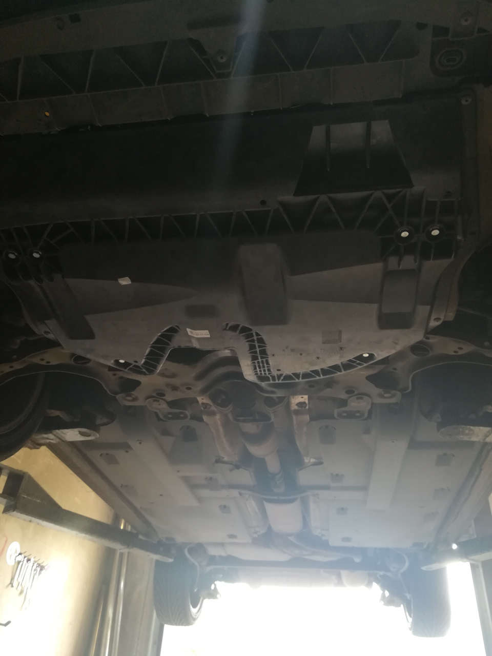 Оригинальная защита ДВС (6r0825901a) — Volkswagen Polo Sedan, 1,6 л ...