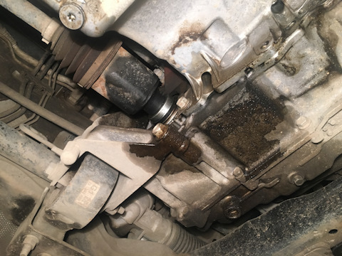 24273971 САЛЬНИК КПП ЛЕВЫЙ A/T (33.3X61.25X9.5X11.5) / CHEVROLET CRUZE ...