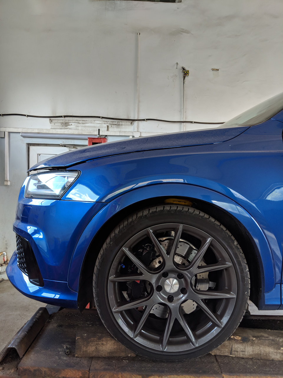 Тормозная жидкость Castrol в Богиню. — Audi RS Q3 (1G), 2,5 л, 2014 ...