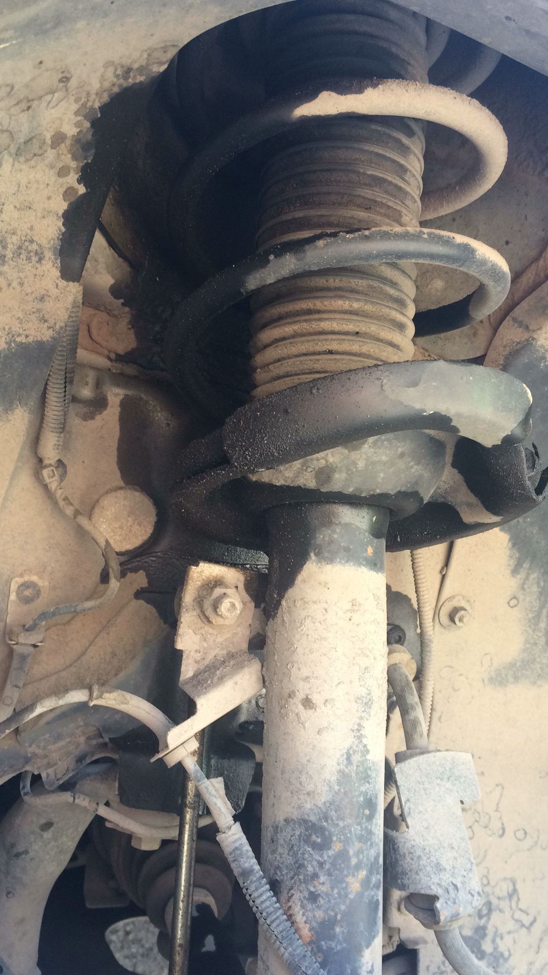 Замена передних стоек — Volvo S40 (2G), 1,8 л, 2009 года | своими ...