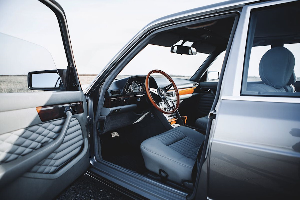 Mercedes-Benz Interior photography — Mercedes-Benz S-Class (W126), 3 л ...