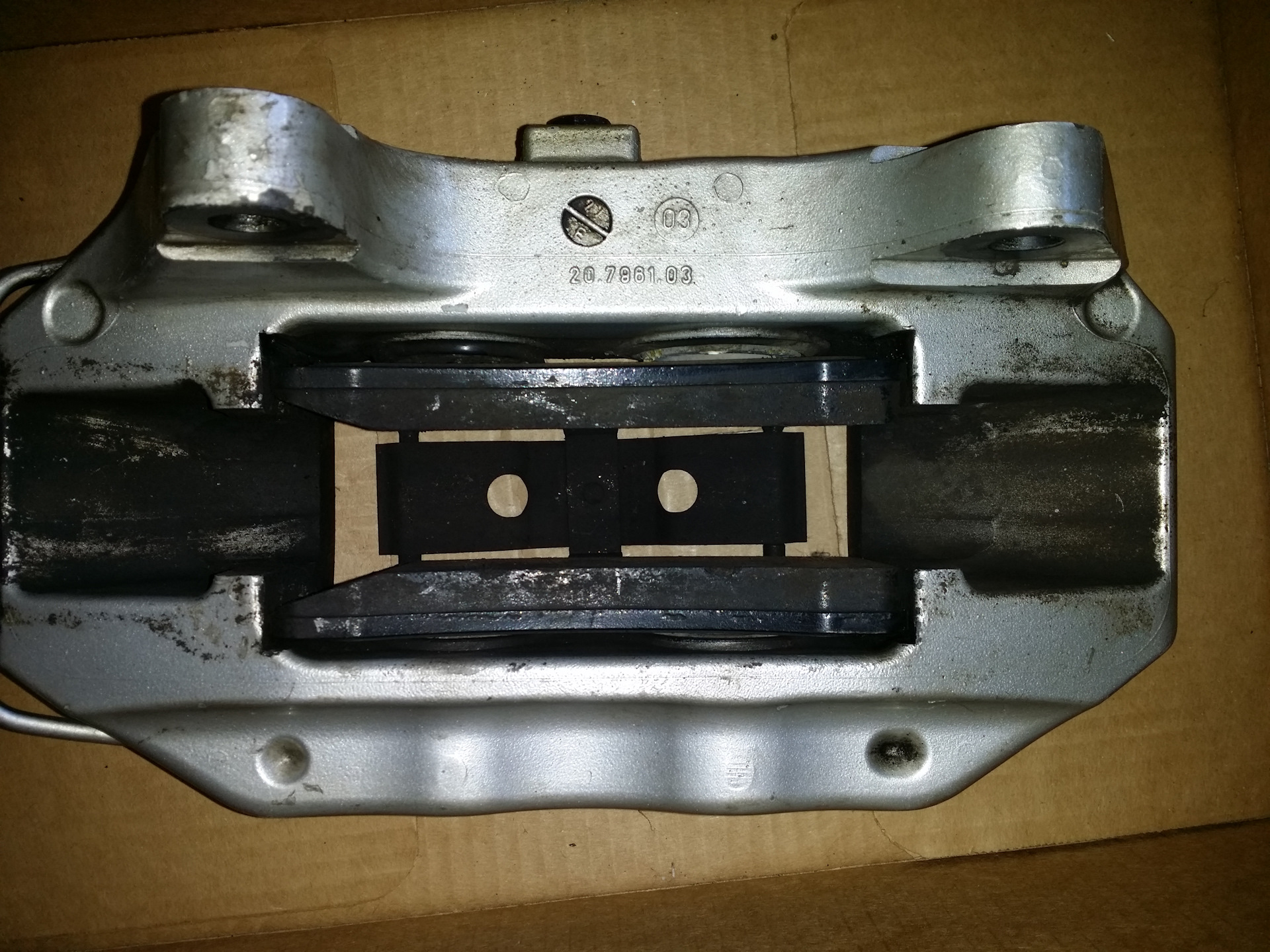 Суппорта brembo от xjr — Jaguar XJ Mark 3, 4,2 л, 2004 года | запчасти ...