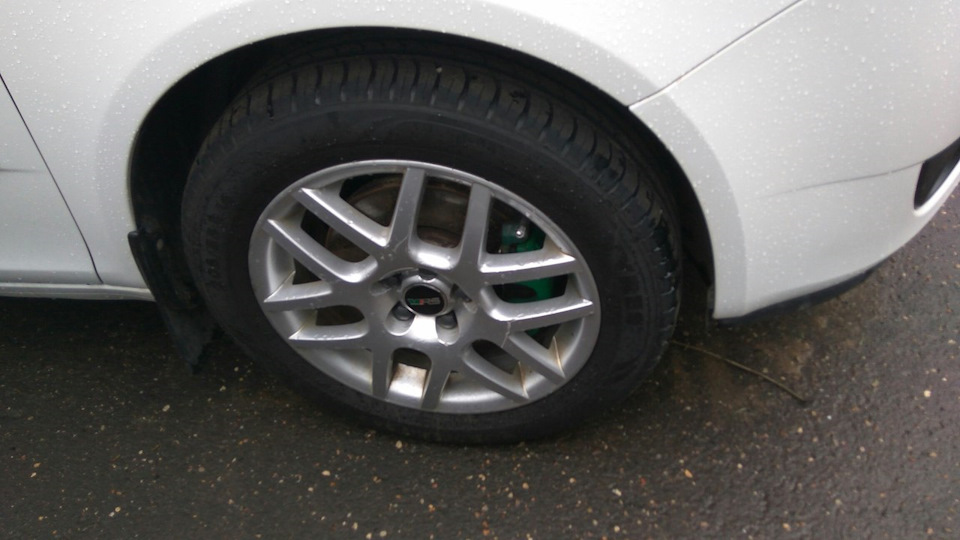 Подготовка к лету: диски, воск 3m 39526 и крышки — Skoda Fabia Combi ...