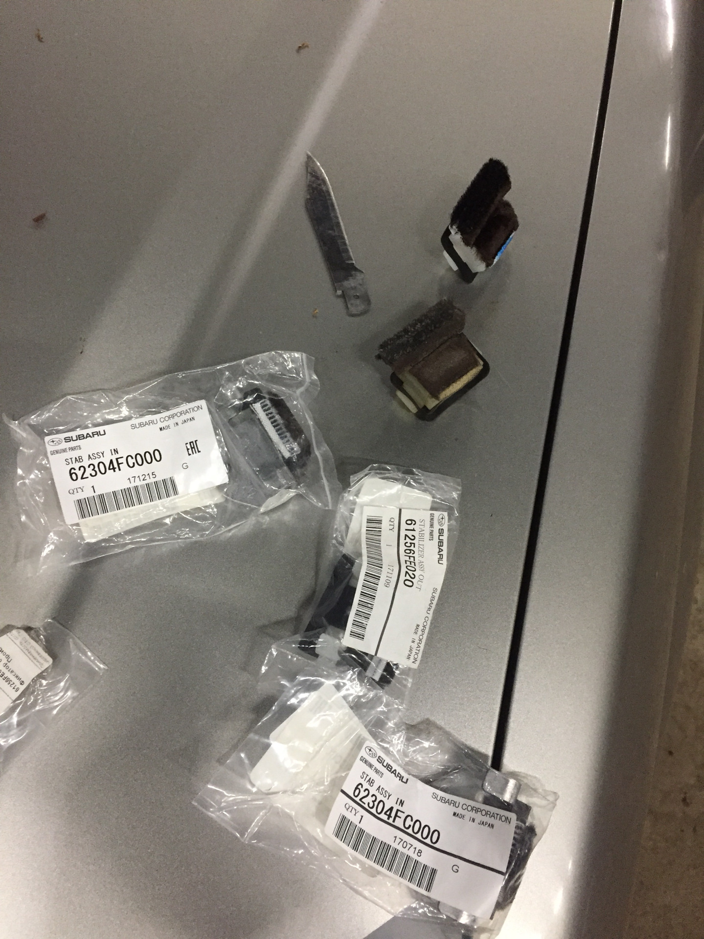 Бархотки на водительскую дверь. — Subaru Forester (SG), 2,5 л, 2003 ...