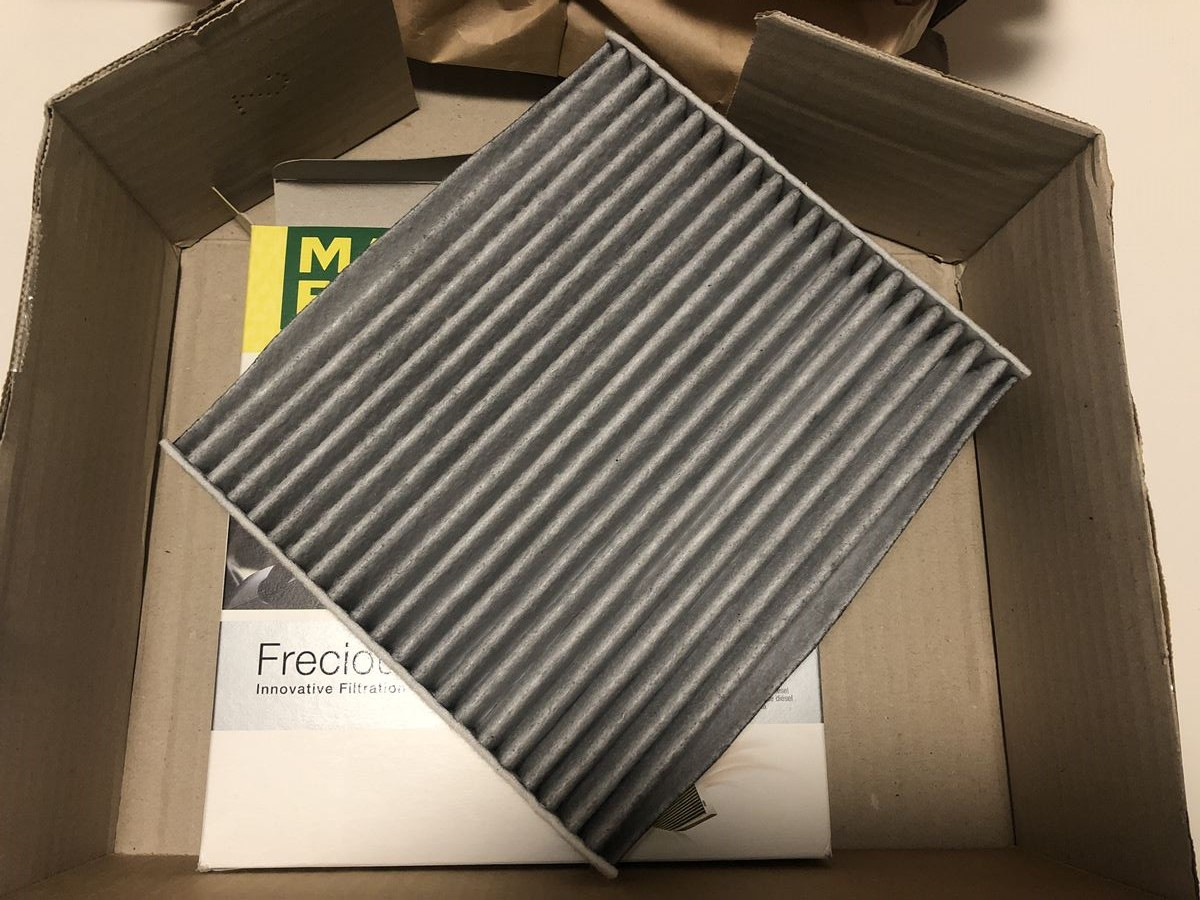 Поменял фильтр салона. MANN FP1919 рулит. — Toyota Camry (XV50), 2,5 л, 2012 года | расходники ...