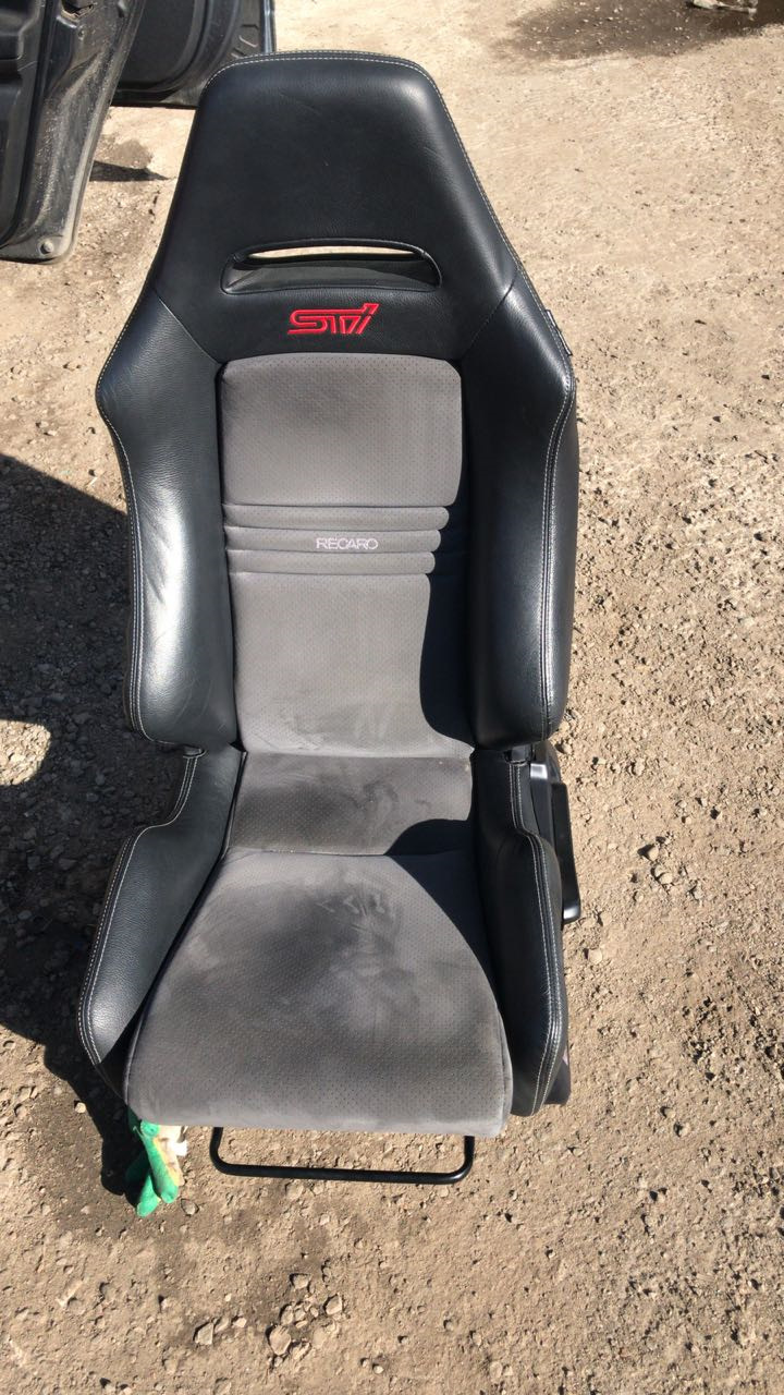 Recaro леворульные:))) фетишу быть;) — Subaru Impreza WRX STI (GV/GR ...