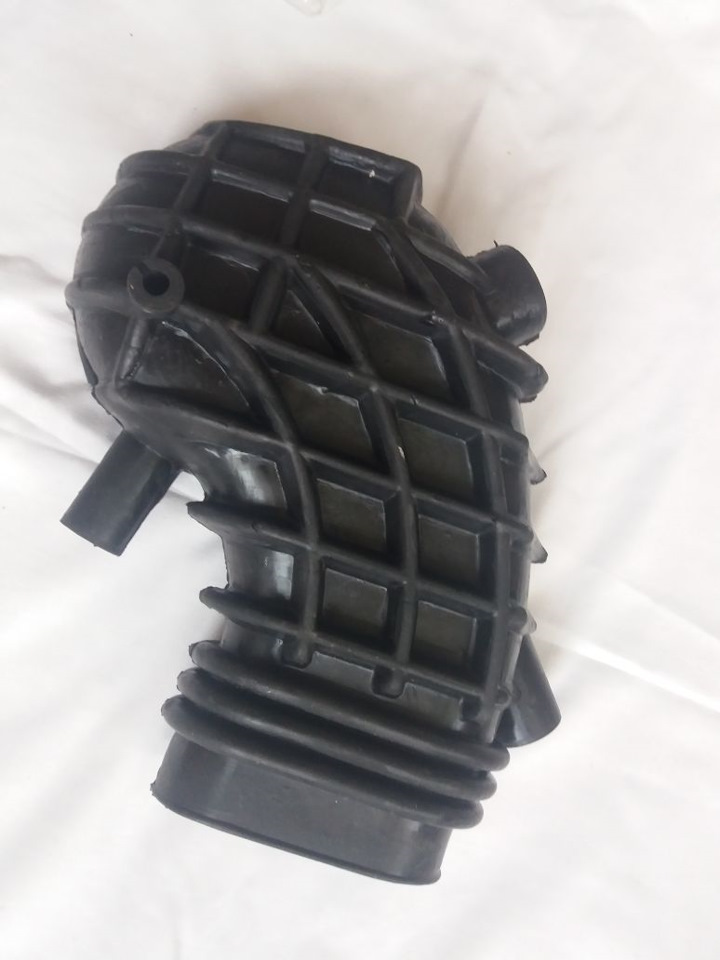 048133357A Воздуховод инжектора / AUDI 100 2.0 91~93 VAG | Запчасти на ...