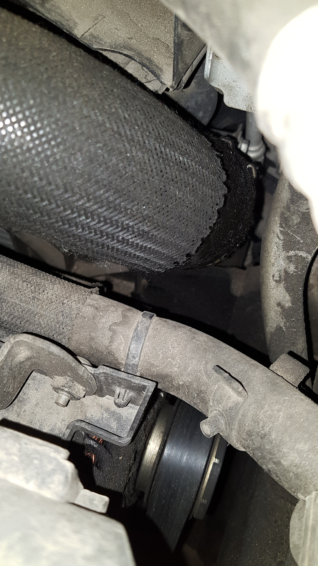 Кольцо патрубка интеркулера — Renault Scenic III, 1,5 л, 2010 года ...