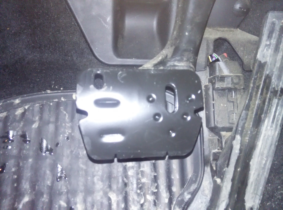 Установка накладок на педали — Skoda Superb Mk2, 1,8 л, 2012 года ...