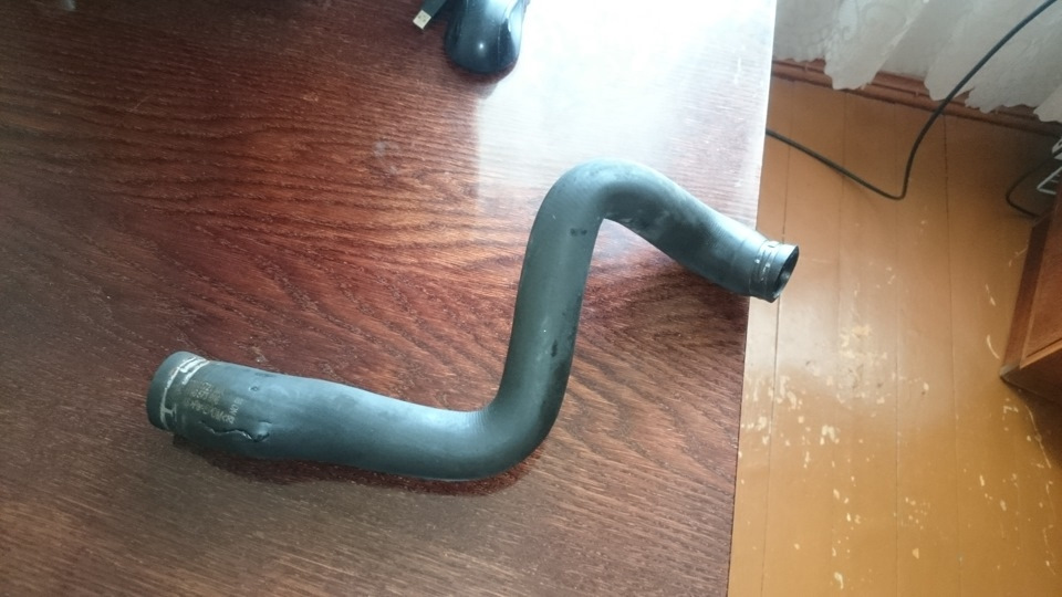 Досталось в подарок:) Вытек антифриз (( Замена патрубка — Opel Astra G ...