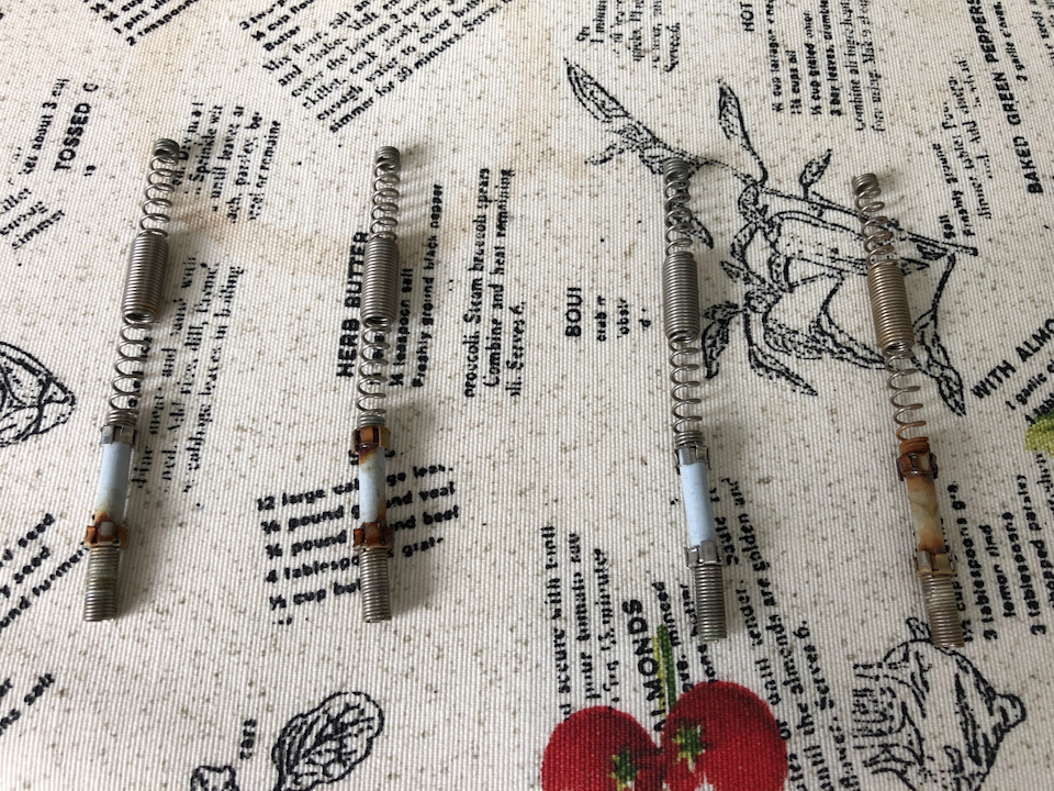 Замена наконечников катушек зажигания — Nissan Almera Classic (B10), 1 ...