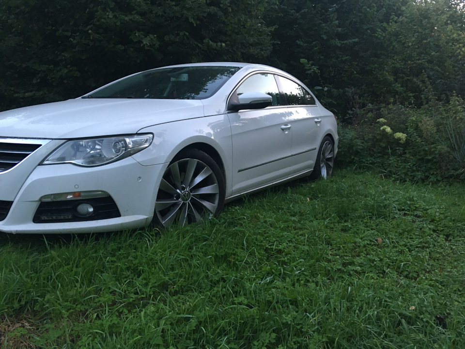Залазим в багажник через салон… — Volkswagen Passat CC, 2 л, 2010 года ...