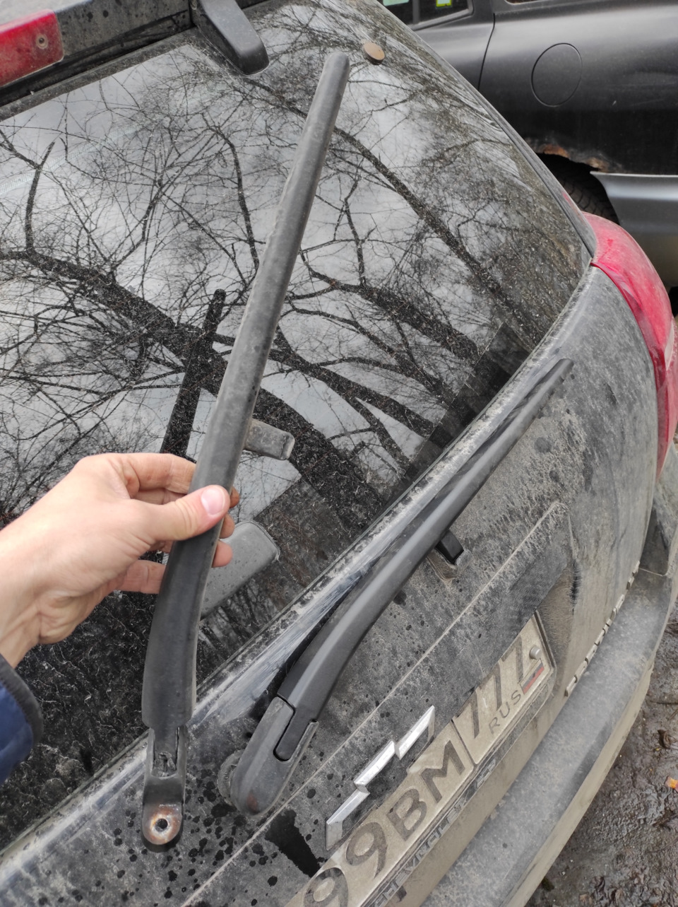 Новый поводок заднего дворника — Chevrolet Captiva (1G), 2,2 л, 2014 ...