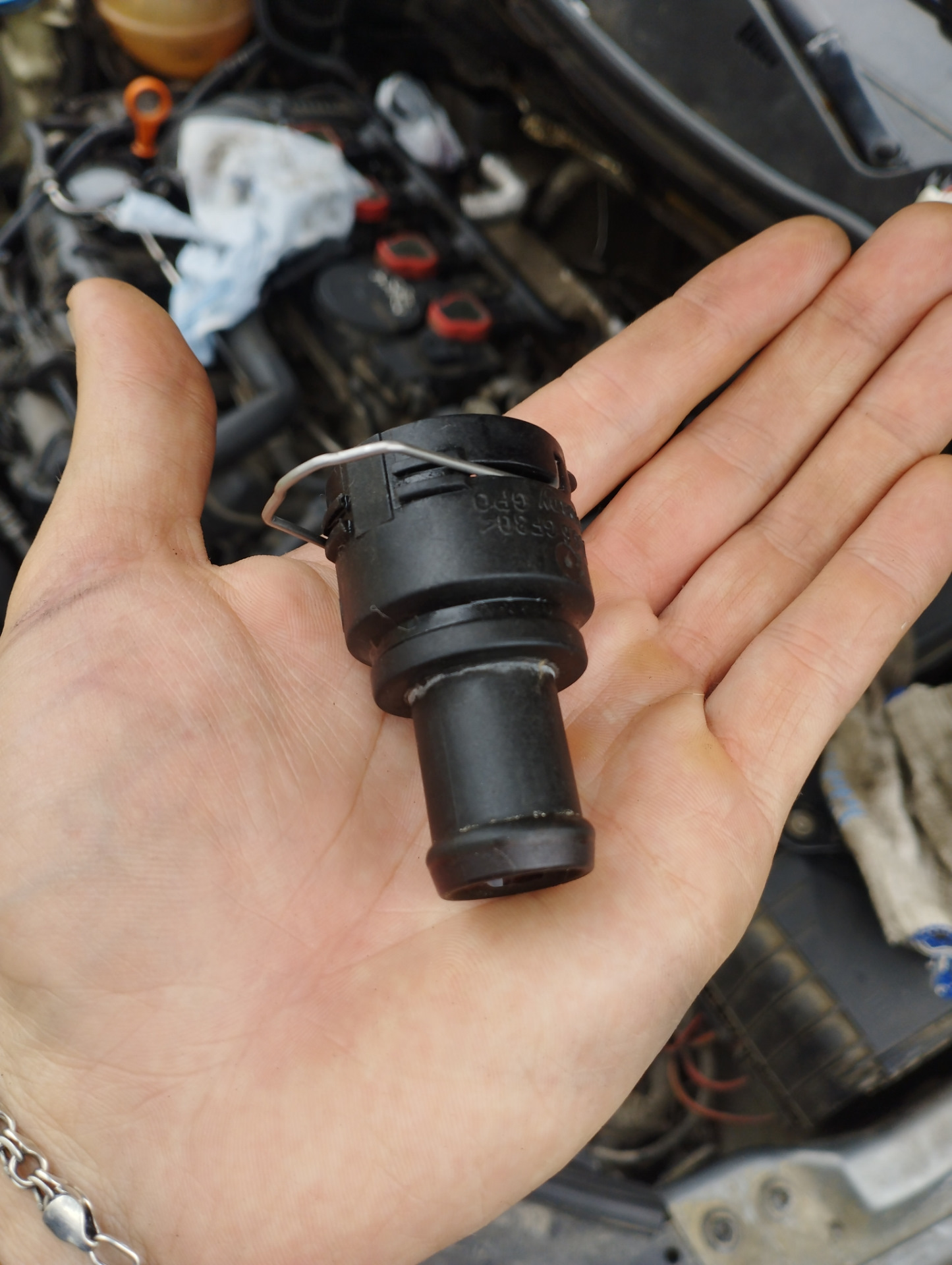 Замена патрубка охлаждения aisin 09g — Volkswagen Passat B6, 1,8 л ...