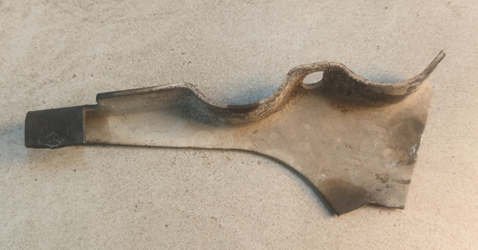 О кронштейне приемной трубы замолвите с — УАЗ Patriot, 2,7 л, 2013 года ...