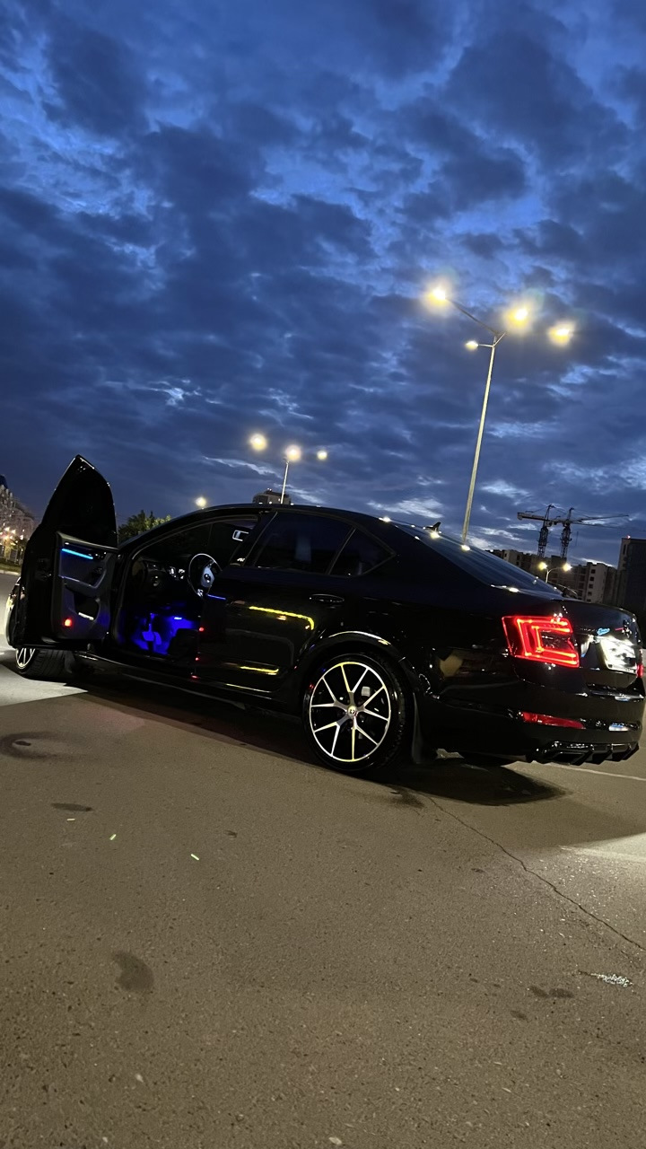 Раздвоенный выхлоп, насадки RS, диффузор Rieger — Skoda Octavia A7 Mk3 ...