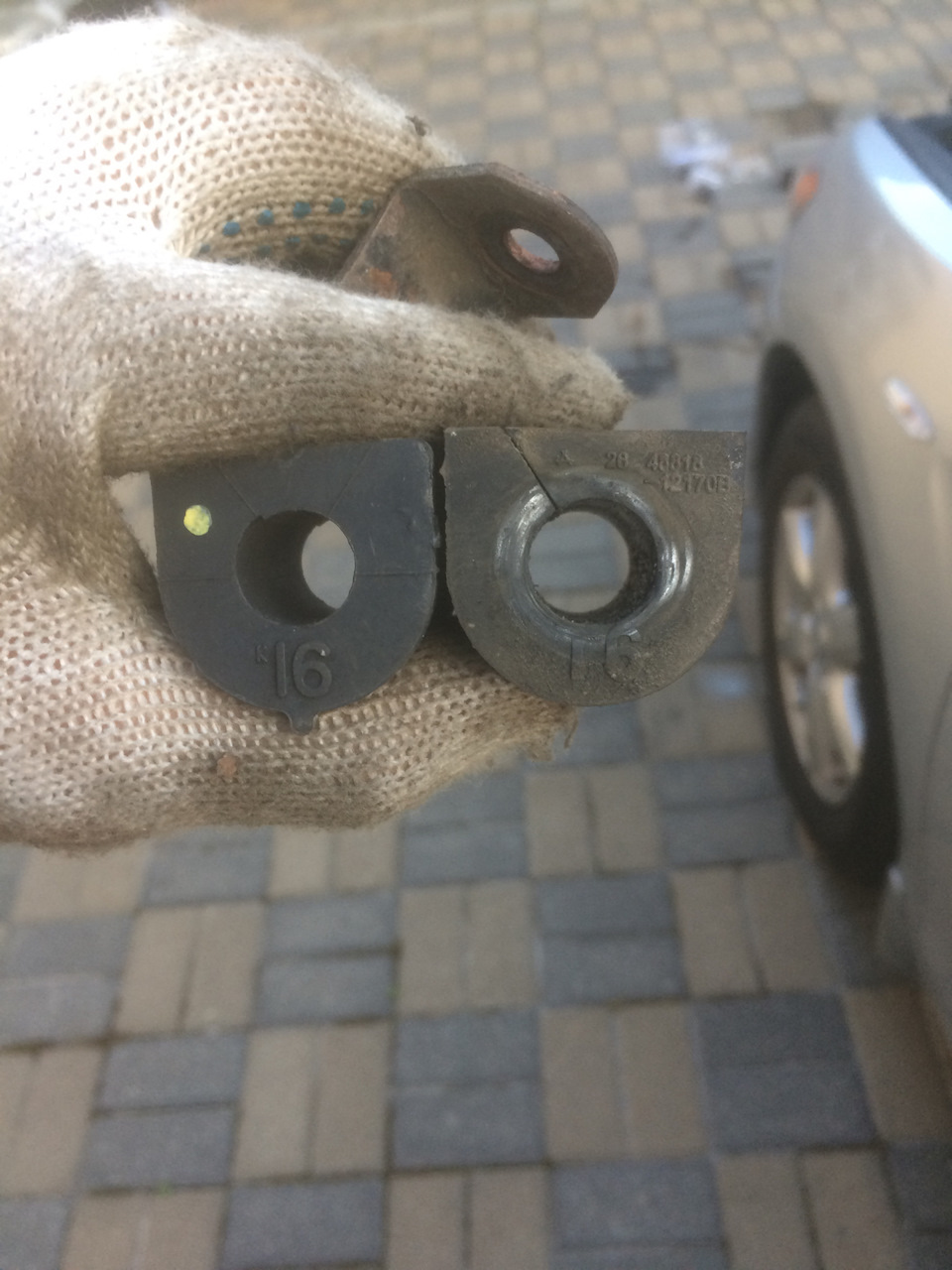 Замена втулок стабилизатора — Toyota Camry (XV40), 2,4 л, 2006 года ...