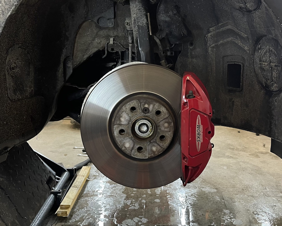 LCI Brakes & OEM strut bar — MINI Clubman S John Cooper Works (F54), 2 ...