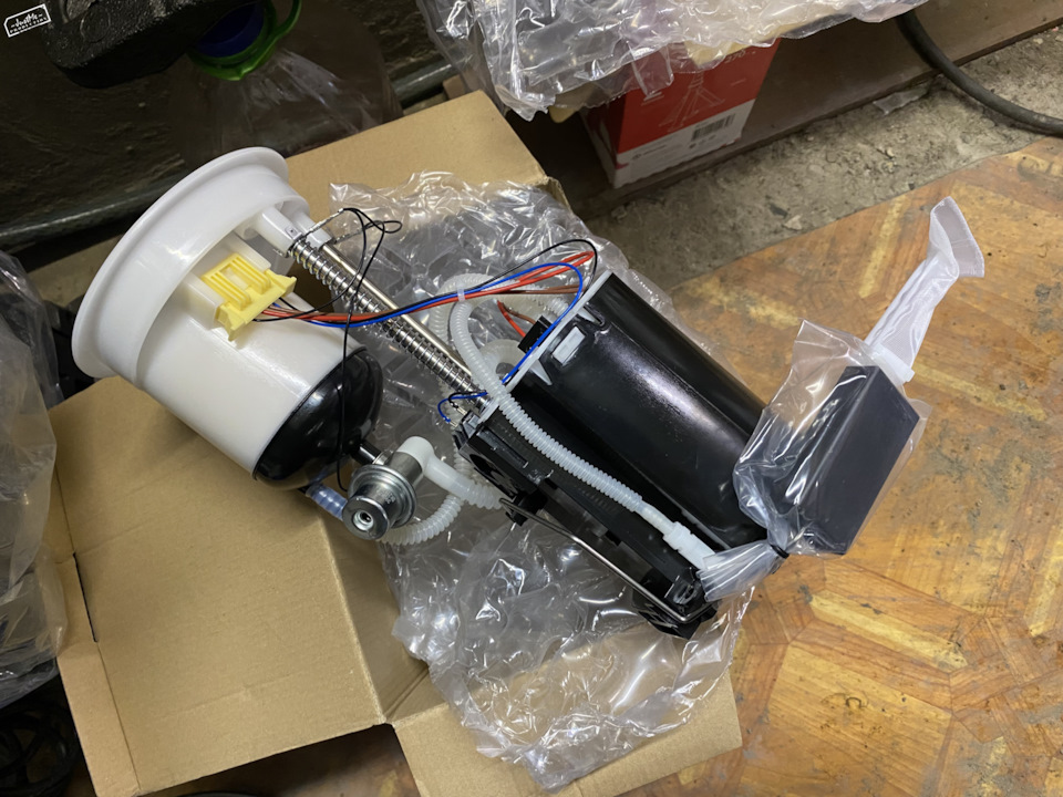 Замена бензонасоса с модернизацией контактов и упрощением доступа ...