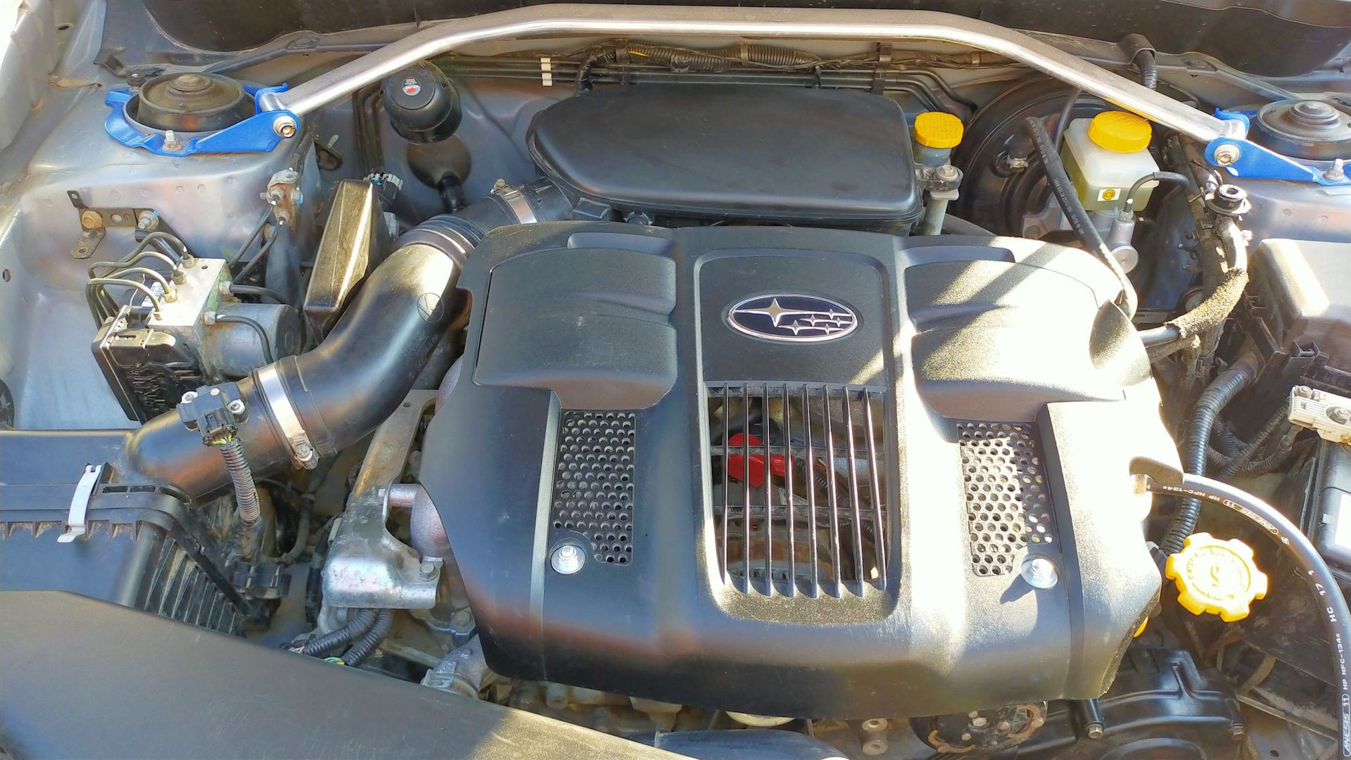Крышка двигателя от Subaru Forester SG5 — Subaru Forester (SH), 2 л ...
