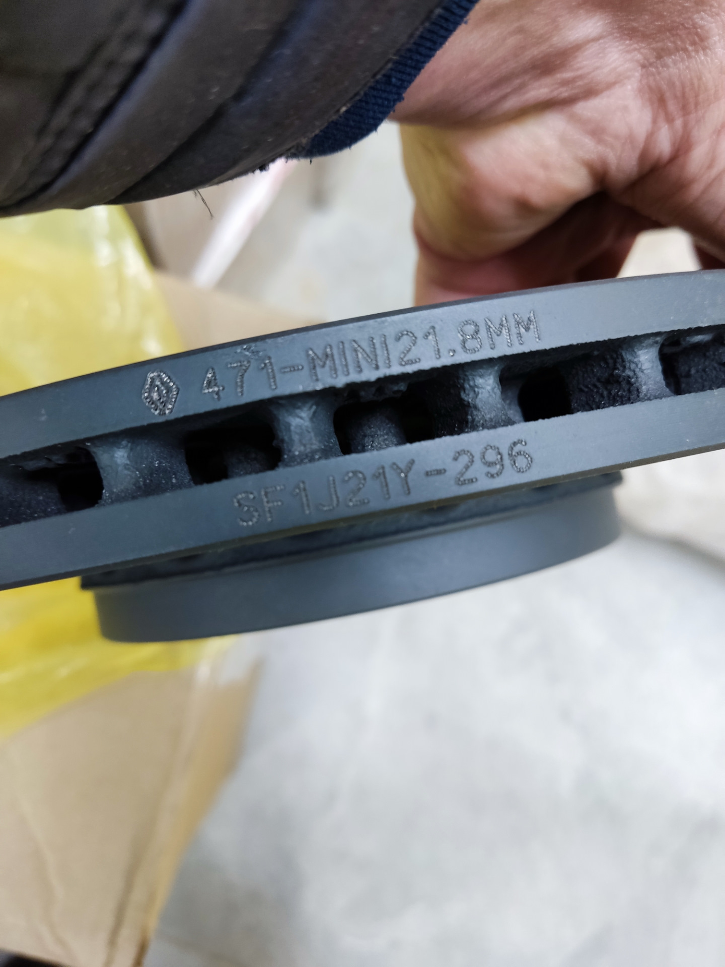 Диски, колодки вкруг…резина — Renault Fluence, 1,6 л, 2013 года | визит ...