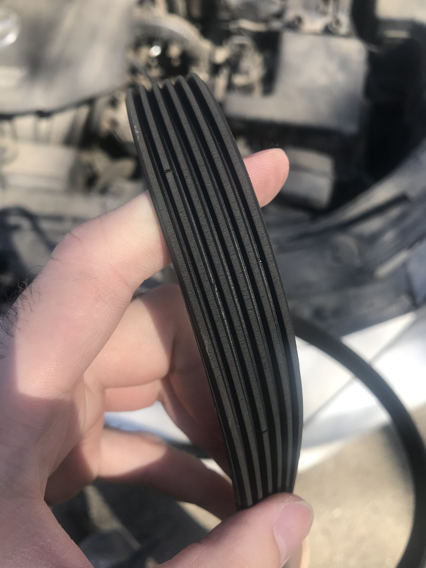 Замена ролика натяжителя и ремня навесного, о запасе топлива после нуля ...