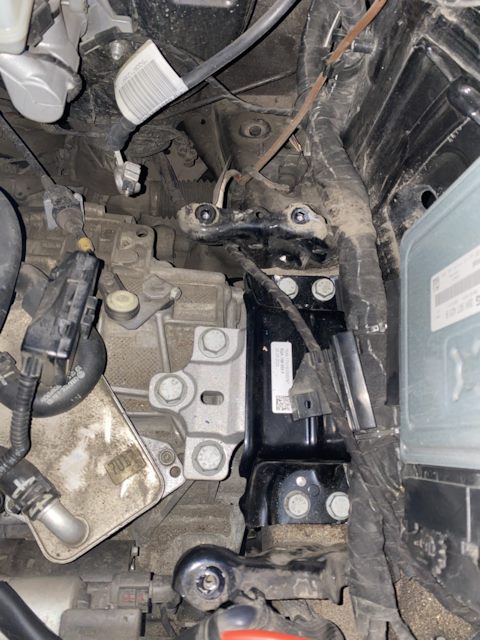 5QA199555F Подушка (опора) КПП VAG | Запчасти на DRIVE2