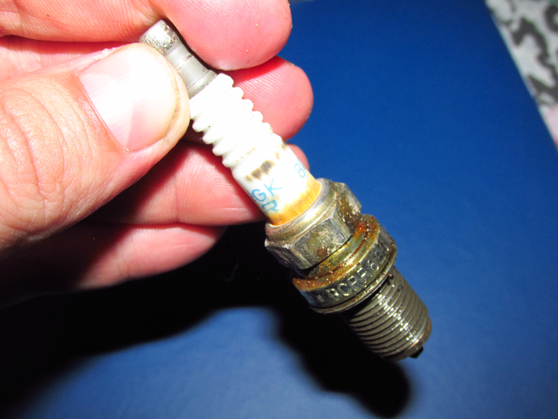 #9. Замена свечей — Mazda 626 V (GF), 1,8 л, 1999 года | расходники ...