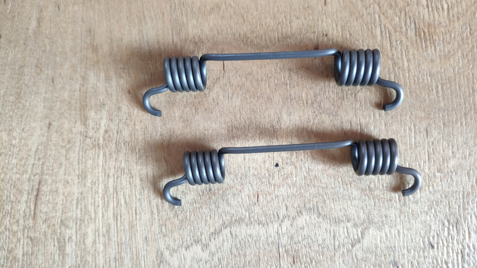 94535436 Пружина задних тормозных колодок GM | Запчасти на DRIVE2