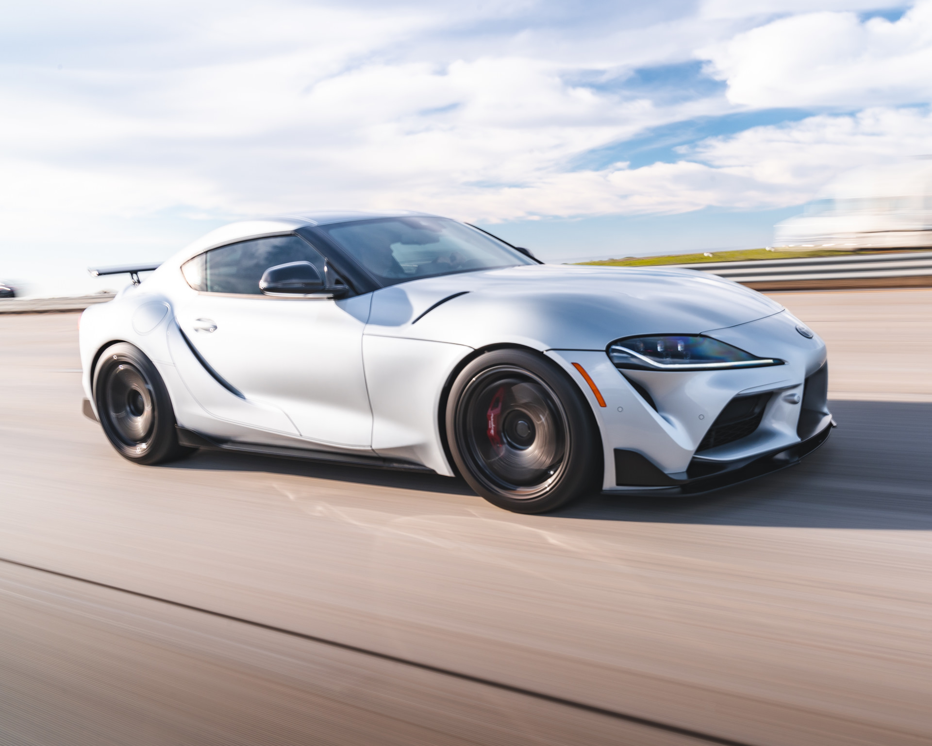 Rolling shots 📸 — Toyota Supra (90), 3 л, 2022 года | фотография | DRIVE2