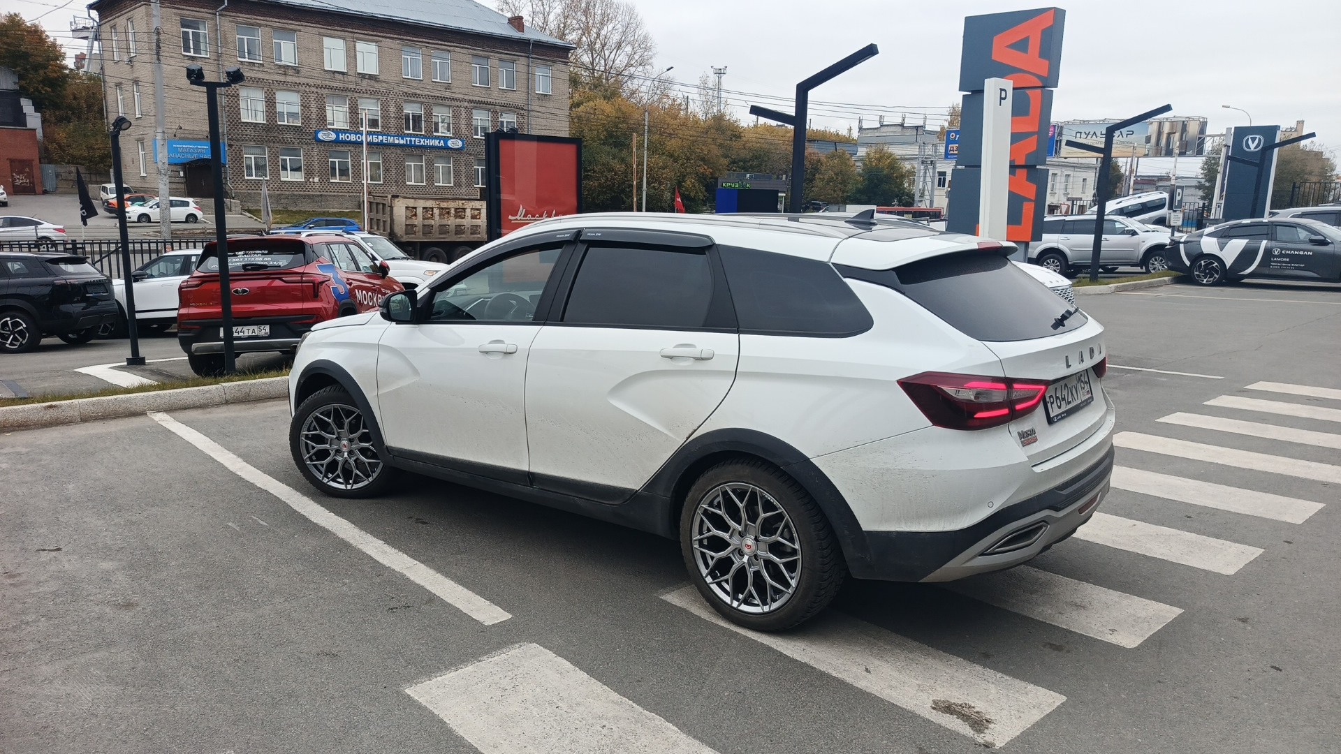 #18 Смена Дисков — Lada Vesta SW Cross (NG), 1,8 л, 2024 года | колёсные диски | DRIVE2