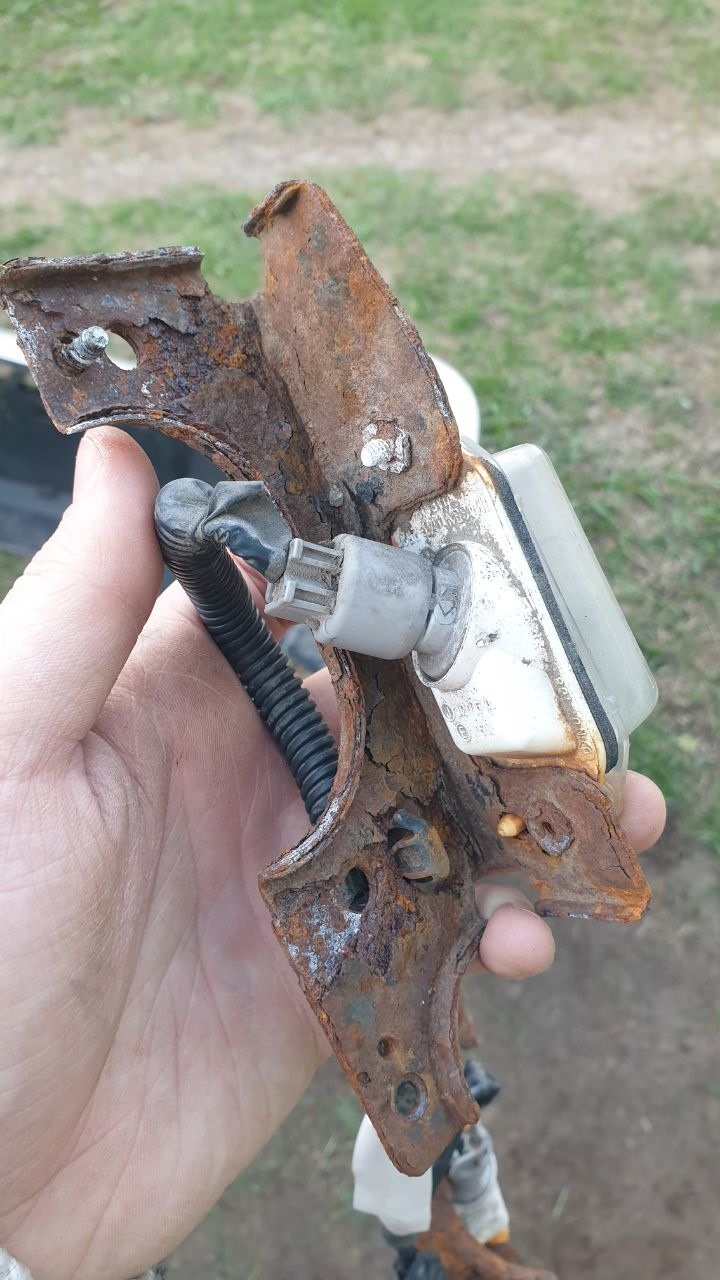 Замена ламп подсветки номера — Mitsubishi Lancer X, 2 л, 2013 года ...