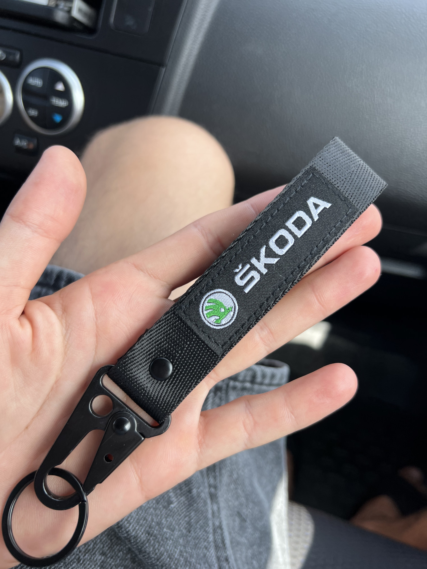 Брелок 🤍 — Skoda Octavia RS A5 Mk2, 2 л, 2012 года | просто так | DRIVE2