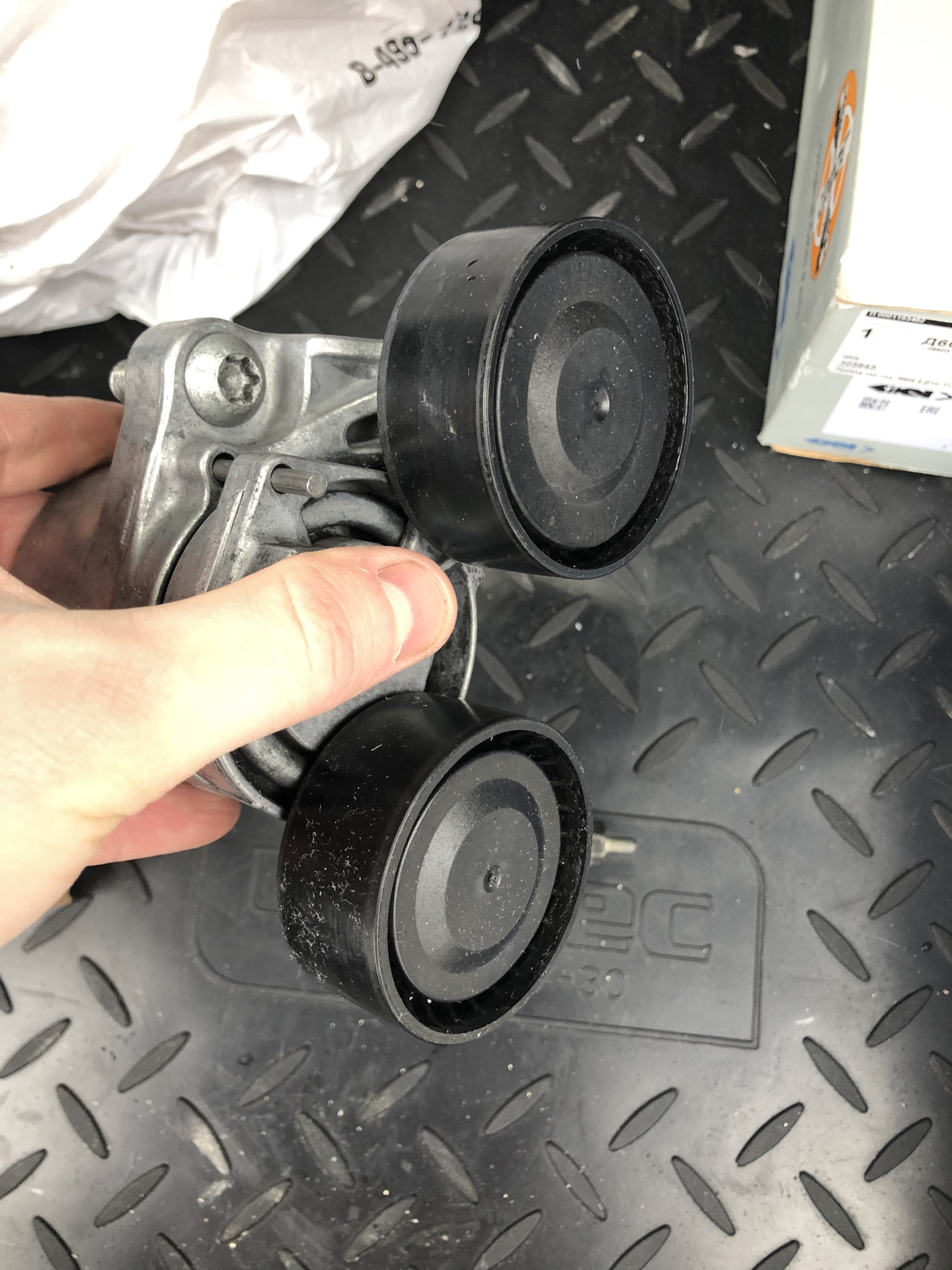 Замена демпфера КК, подушек двс и опору раздатки. — BMW 5 series (F10 ...