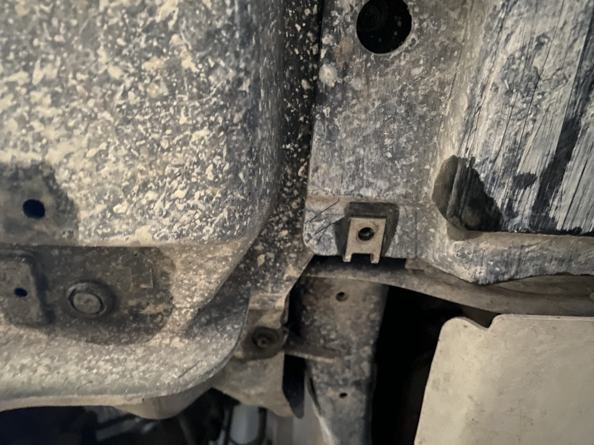 Закрепляем пыльник… — Mazda CX-9 (2G), 2,5 л, 2020 года | расходники ...