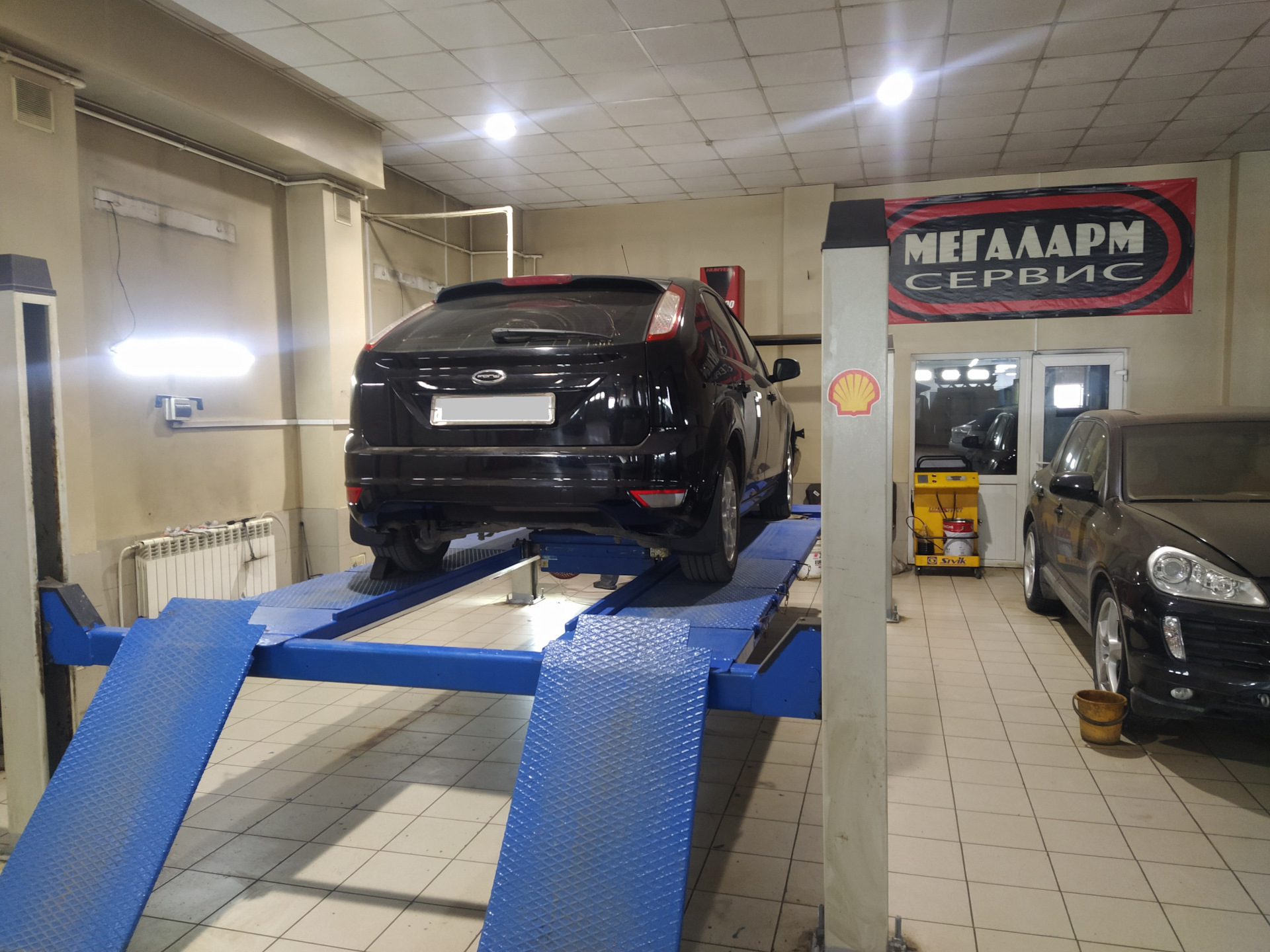 Задние брызговики Rosteco, замена подкрылка. — Ford Focus Hatchback II ...