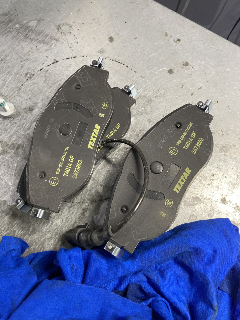2473803 Комплект тормозных колодок. Передняя ось TEXTAR | Запчасти на ...