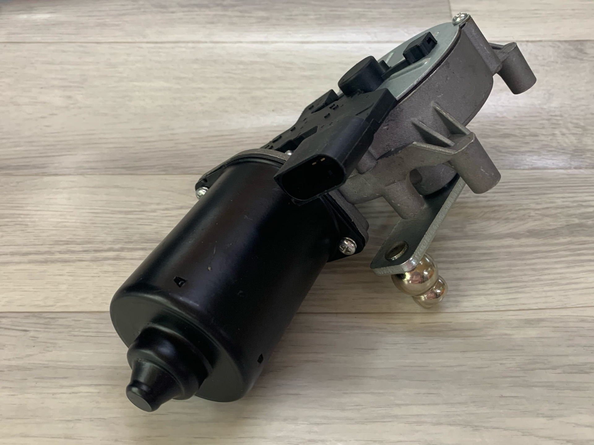 Моторчик трапеции переднего стеклоочистителя BMW Е60, Е61, Е63, Е64 ...