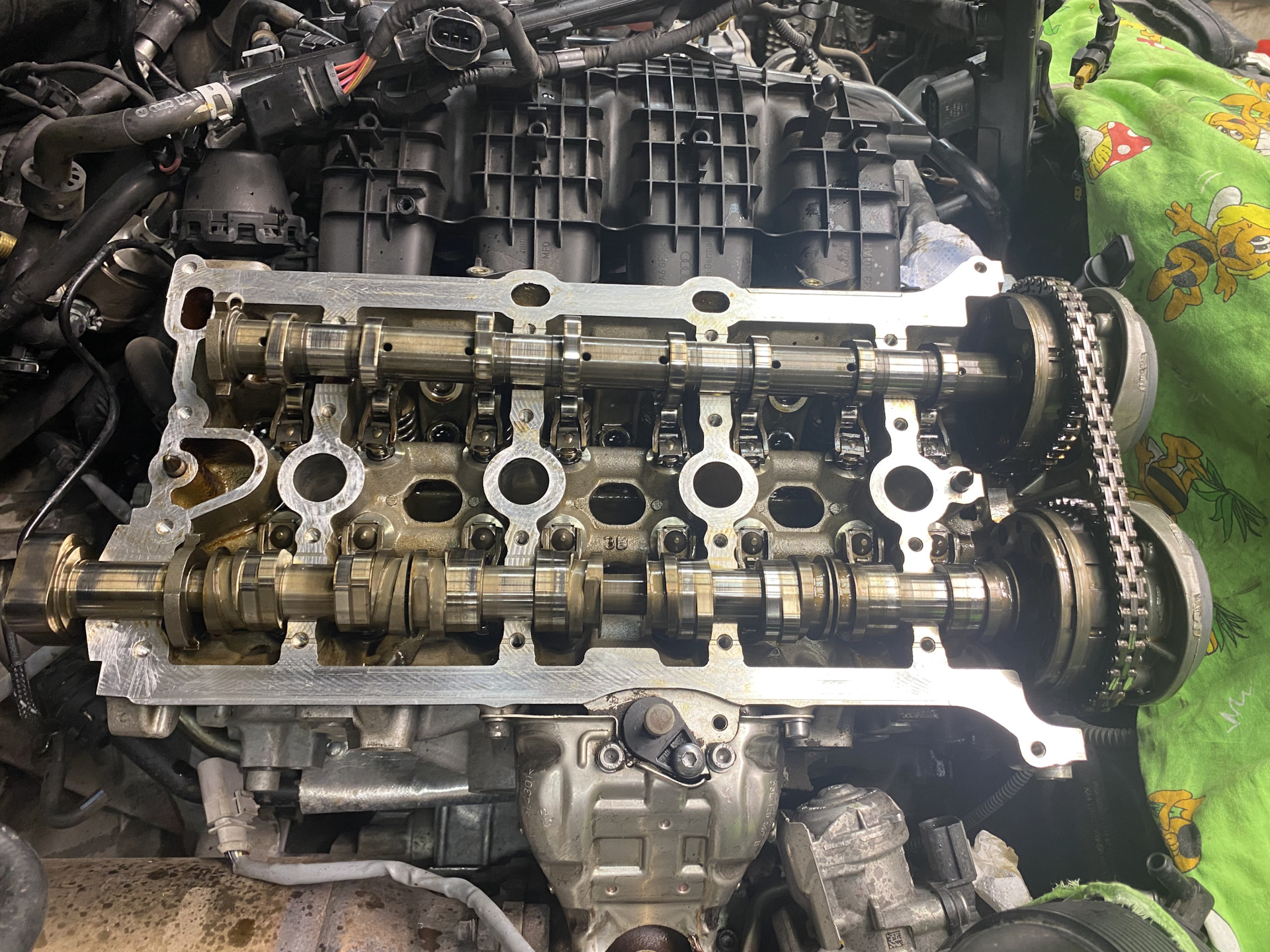 Переуплотнение клапанной крышки и замена МО Audi A6/C7 2016г. — Audi A6 (C7), 2 л, 2016 года ...