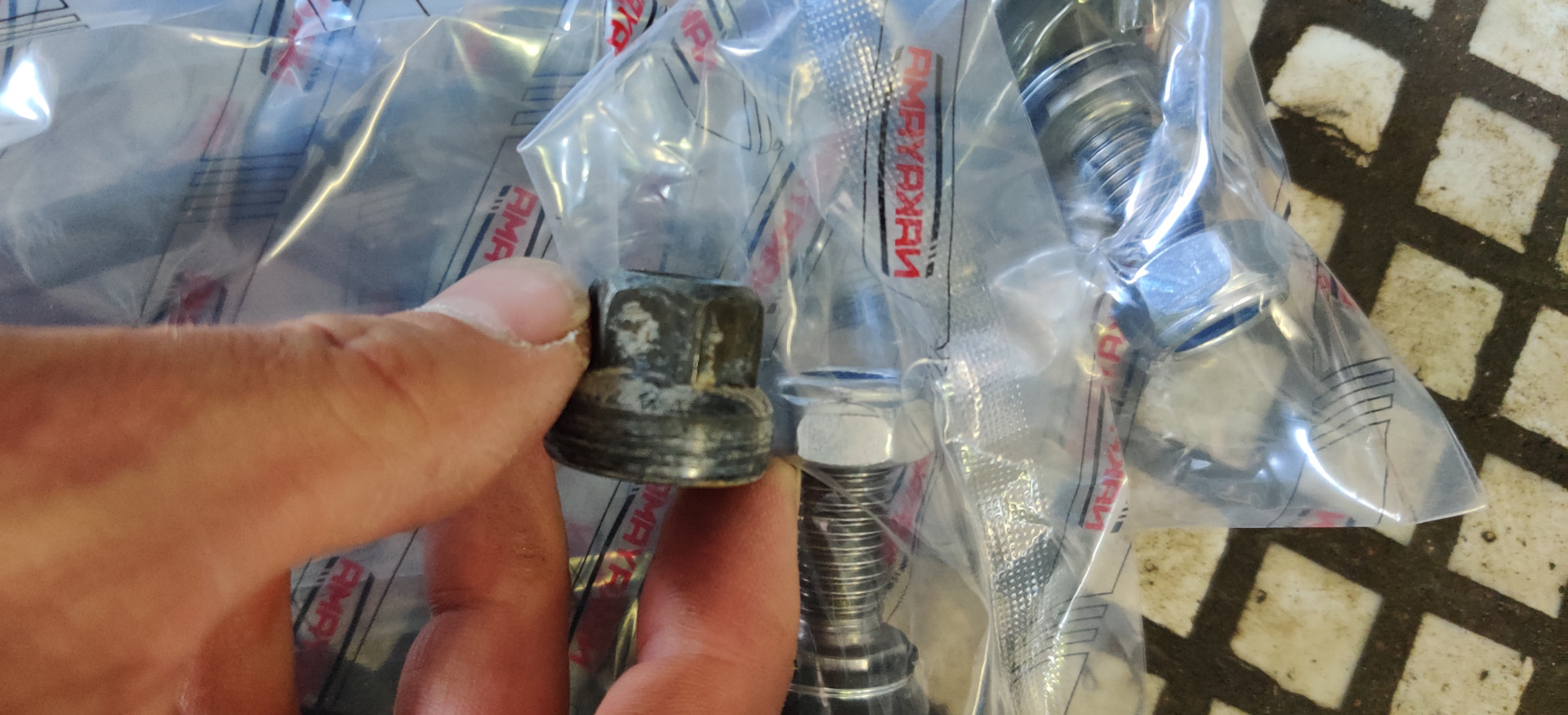 Замена стоек стабилизатора — Chevrolet Bolt EV, 2017 года | визит на ...