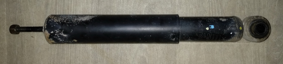 Снятие и осмотр задних амортизаторов. Помогите поставить диагноз ...