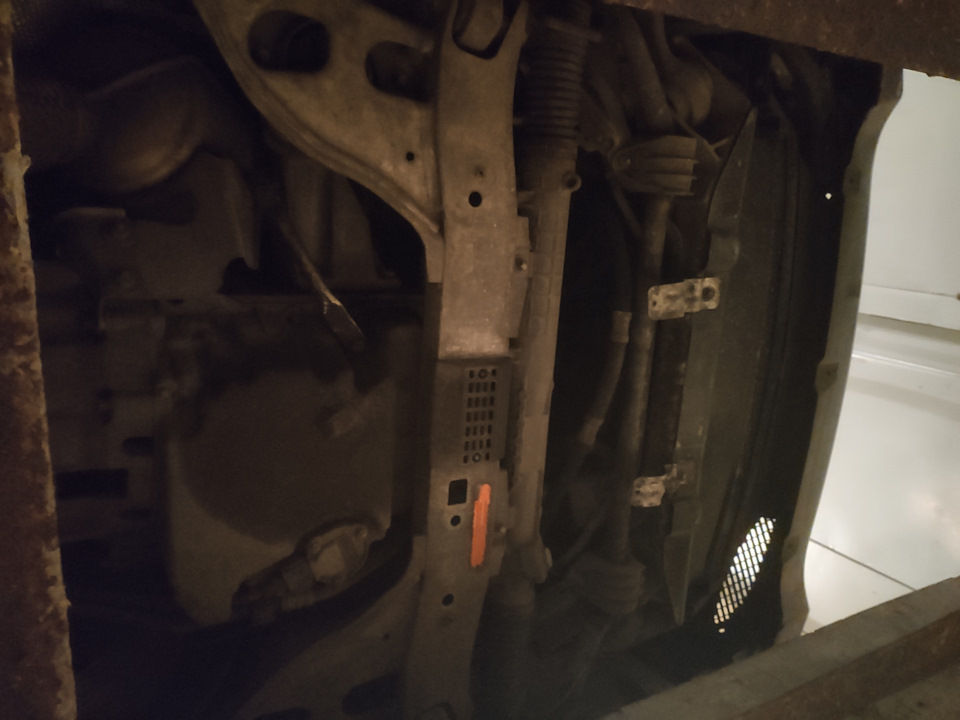 Защита двигателя и КПП — BMW 1 series (E81/E87), 2 л, 2005 года ...